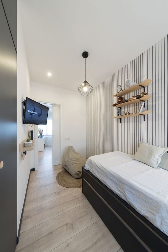 66 Smart Narrow Bedroom Decor Ideas - DigsDigs