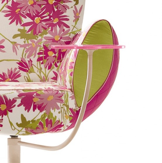 Sofa With A Wave Of Spring - DigsDigs