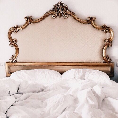 42 Cute Feminine Headboards That Create An Ambience In A Bedroom - DigsDigs