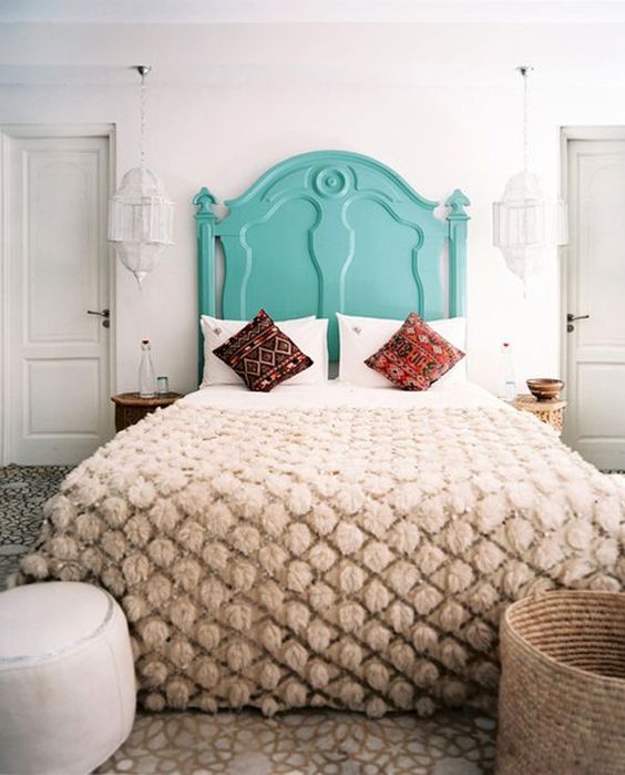 42 Cute Feminine Headboards That Create An Ambience In A Bedroom - DigsDigs