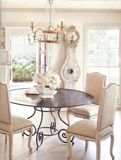 57 Beautiful Neutral Dining Room Designs - DigsDigs