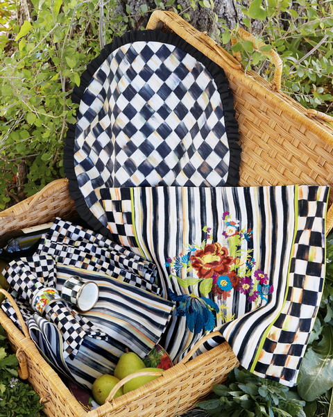 Black And White Courtly Check Tableware And Textile Collection - DigsDigs