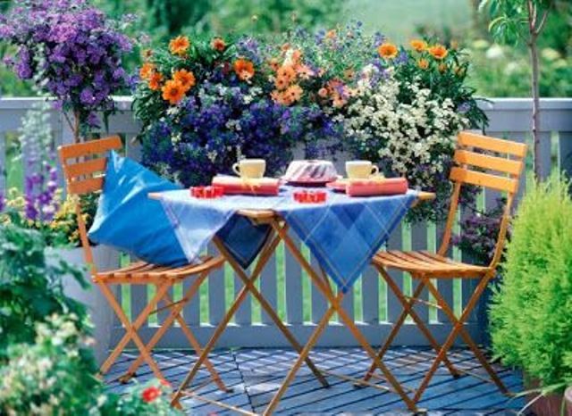37 Bright Spring Terrace And Patio Décor Ideas - DigsDigs