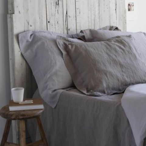 36 Calm And Relaxed Whitewashed Headboards - DigsDigs