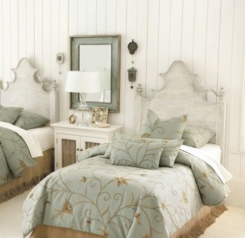 36 Calm And Relaxed Whitewashed Headboards - DigsDigs