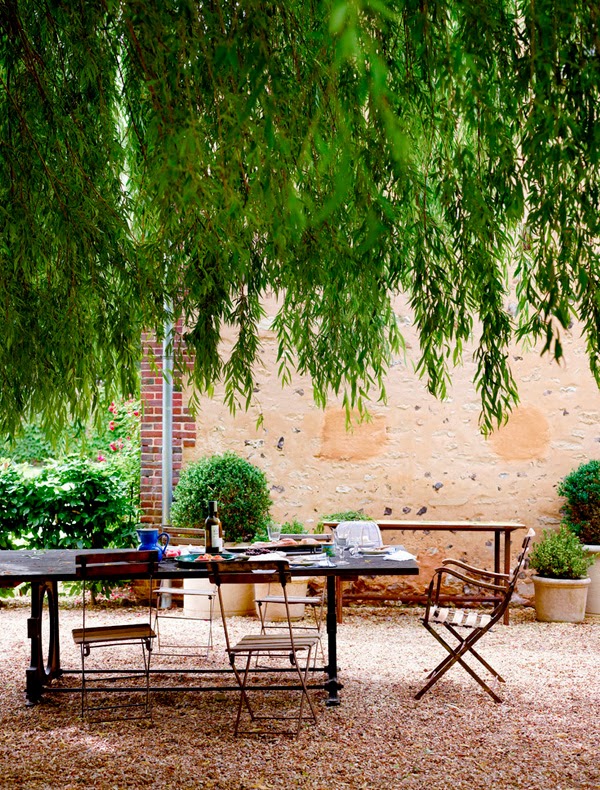 Charming Country House With Timeless Interiors - DigsDigs