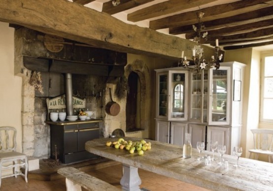 35 Charming Provence-Styled Kitchens You’ll Never Want To Leave - DigsDigs