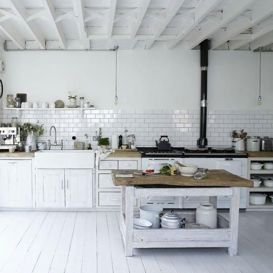 35 Charming Provence-Styled Kitchens You’ll Never Want To Leave - DigsDigs