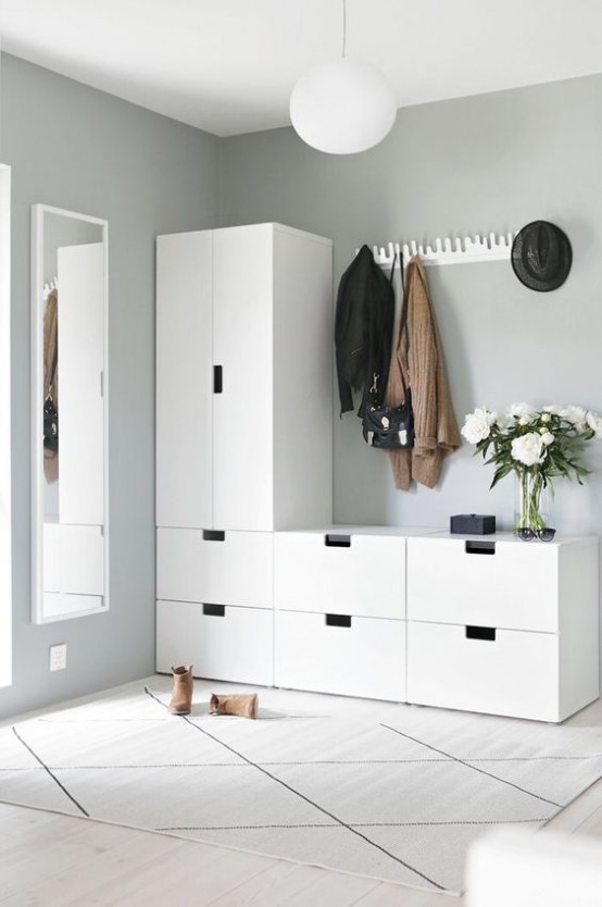 35 Clever Examples To Organize Your Entryway Easily - DigsDigs