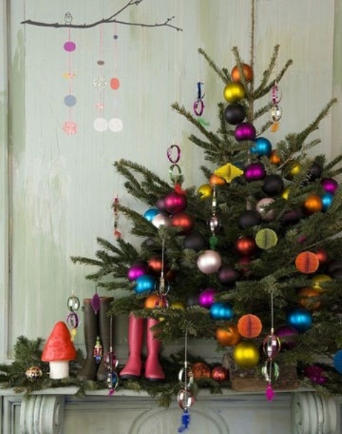 54 Colorful Christmas Inspiring Decor Ideas - DigsDigs