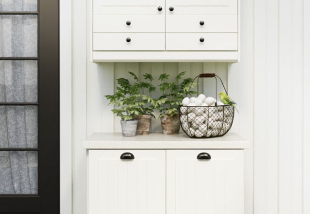 Completely White Kitchen With Lots Of Greenery - DigsDigs