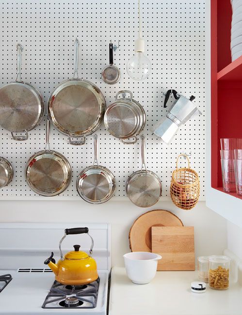 58 Cool Kitchen Pots And Lids Storage Ideas - DigsDigs