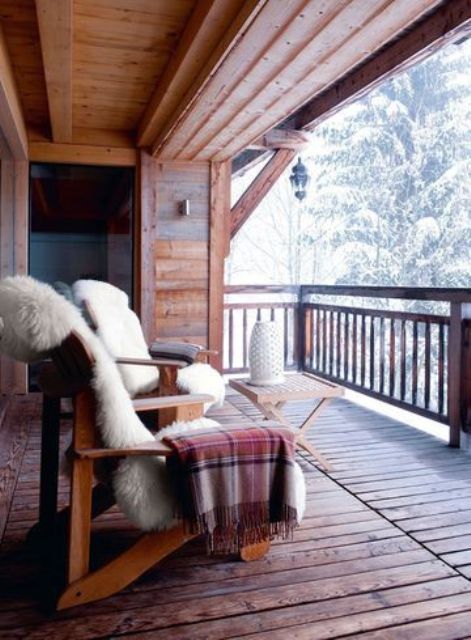 24 Cozy And Beautiful Winter Terrace Décor Ideas - DigsDigs