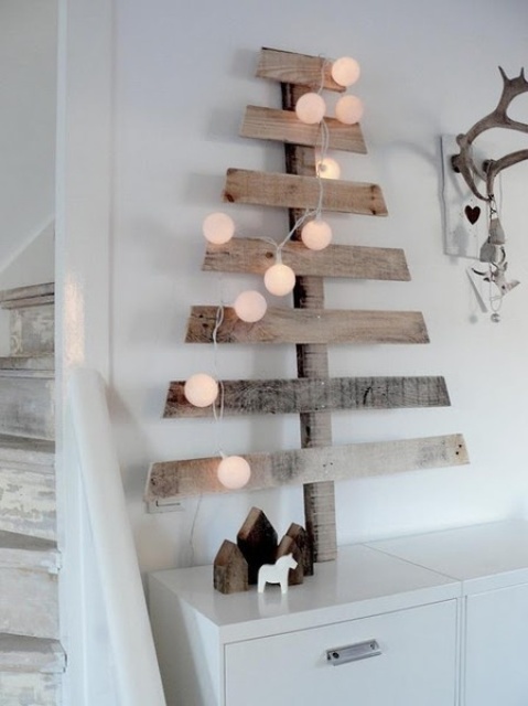 30 Creative Christmas Décor Ideas For Small Spaces - DigsDigs