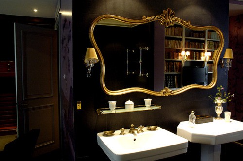 33 Cool Idea To Use Big Golden Mirrors For Your Decor - DigsDigs
