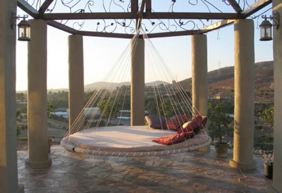 Floating Bed For Enjoying Staying Outdoors - DigsDigs