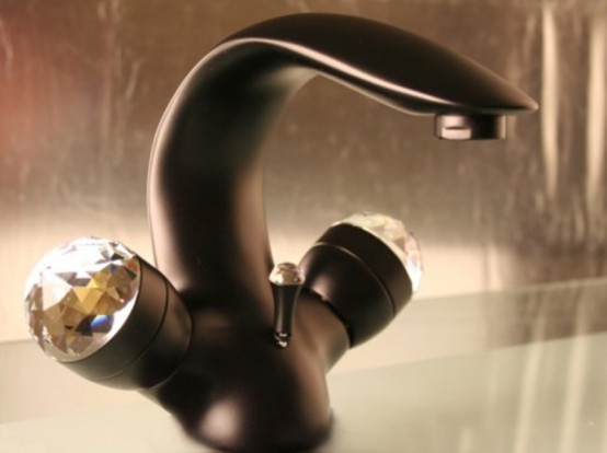 Glamorous Faucet With Swarovski Crystal Elements - DigsDigs