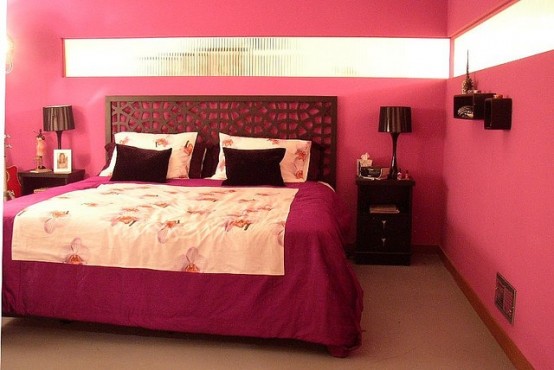 24 Hot Cranberry Monochromatic Rooms - DigsDigs