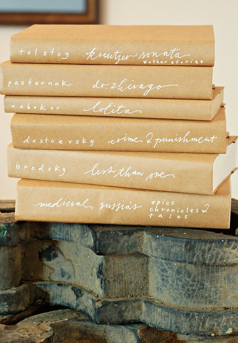 How To Display Books With Style: 5 Tips And 26 Examples - DigsDigs