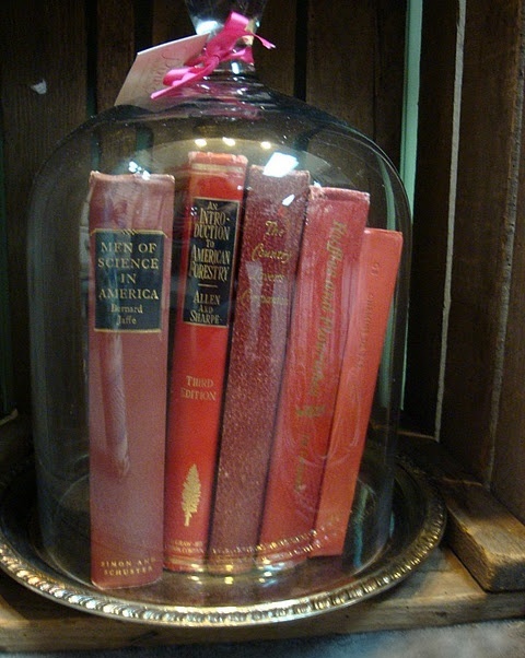 How To Display Books With Style: 5 Tips And 26 Examples - DigsDigs