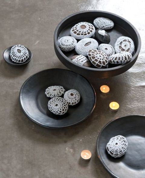 How To Incorporate Pebbles Into Your Home Décor: 28 Ideas - DigsDigs