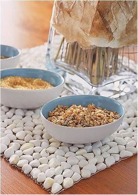 How To Incorporate Pebbles Into Your Home Décor: 28 Ideas - DigsDigs