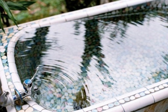 How To Incorporate Pebbles Into Your Home Décor: 28 Ideas - DigsDigs