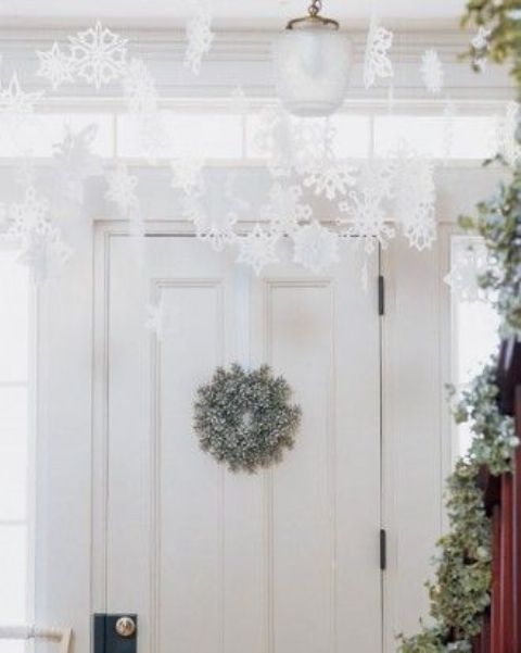 How To Use Snowflakes In Winter Décor: 36 Ideas - DigsDigs