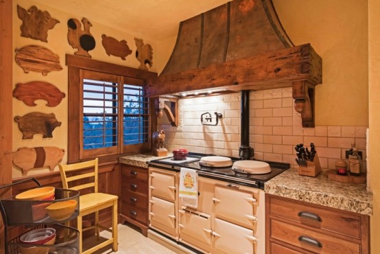 Incredible Barn Mansion Of Wood And Stone In Utah - DigsDigs