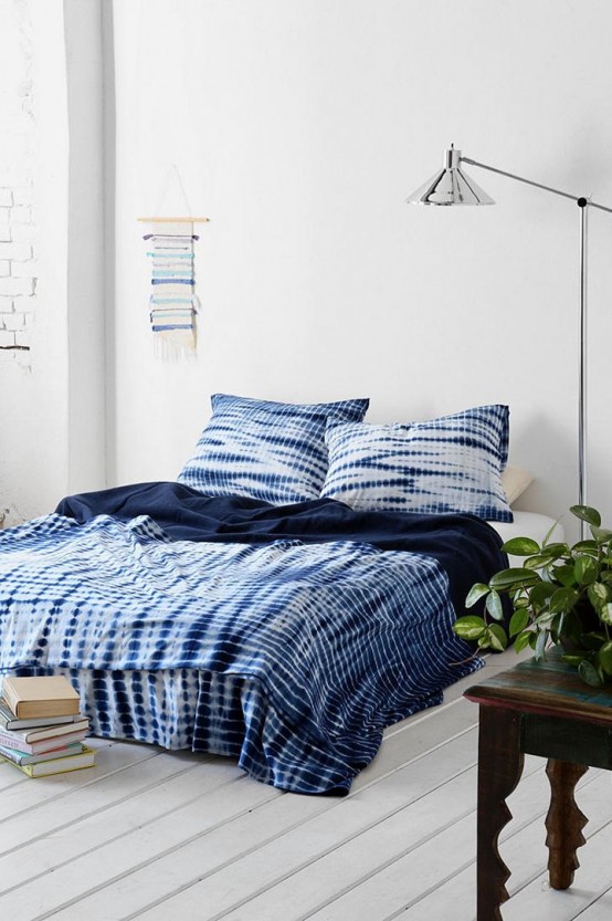 Trend Shake: 40 Indigo Home Décor Ideas - DigsDigs