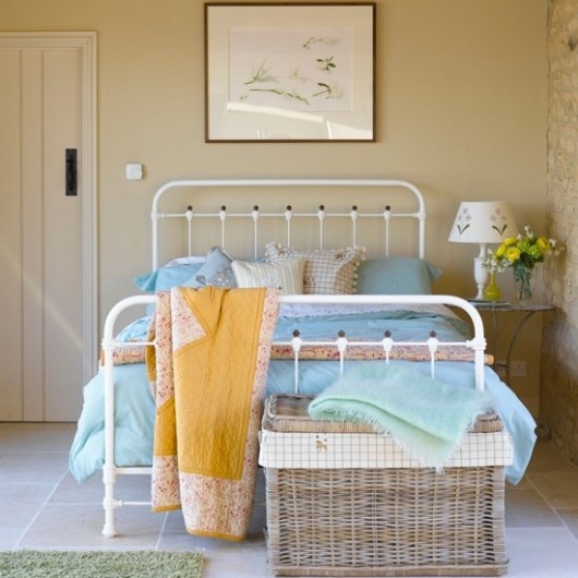 Cheerful Summer Interiors: 49 Inspiring Fresh Summer Bedroom Designs ...