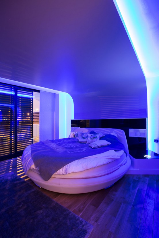 Modern Turkish City Home Design With Glass Walls - DigsDigs
