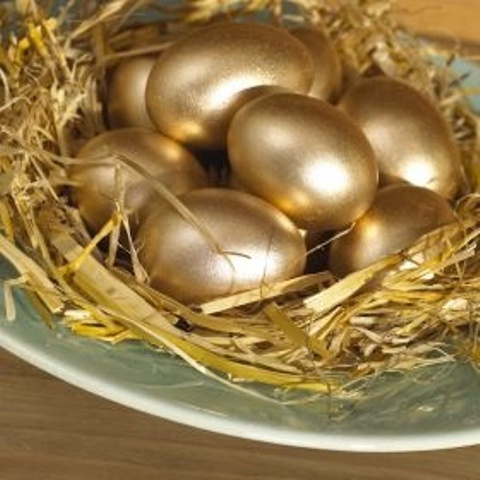 27 Sparkling Gold And Copper Easter Décor Ideas - DigsDigs