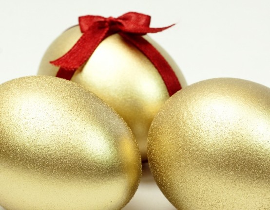 27 Sparkling Gold And Copper Easter Décor Ideas - DigsDigs