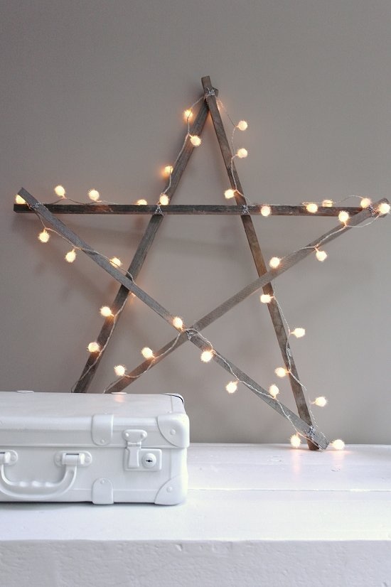 28 String Lights Ideas For Your Holiday Décor - DigsDigs