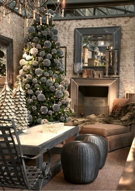38 Stylish Christmas Décor Ideas In All Shades Of Grey - DigsDigs