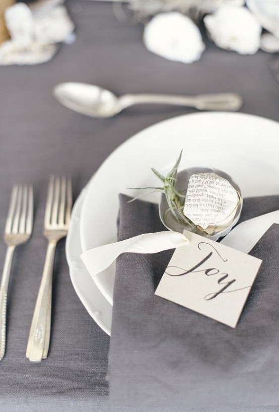 38 Stylish Christmas Décor Ideas In All Shades Of Grey - DigsDigs