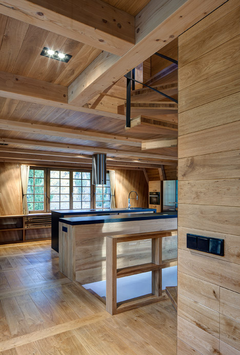 Stylish Modern Take On A Traditional Mountain Chalet - DigsDigs