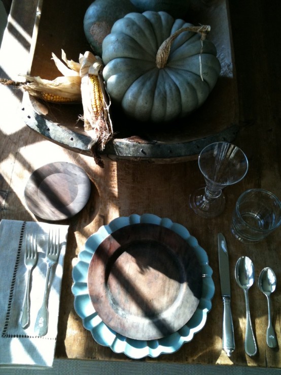 43 Thanksgiving Décor Ideas With Blue - DigsDigs