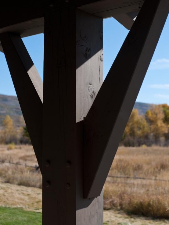 Traditional Style Veranda Design With Vintage Furniture - DigsDigs