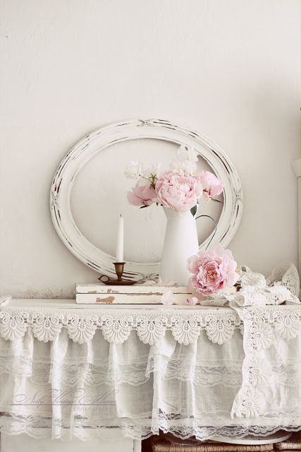 Vintage Romance: 33 Lace Home Décor Ideas - DigsDigs
