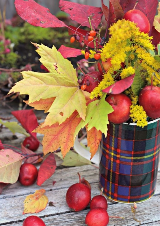 49 Warm And Cozy Plaid Décor Ideas For Thanksgiving - DigsDigs