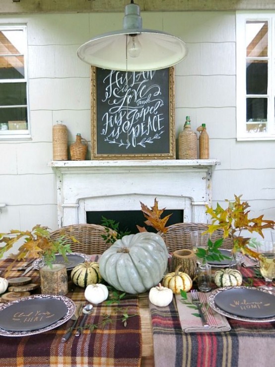 49 Warm And Cozy Plaid Décor Ideas For Thanksgiving - DigsDigs